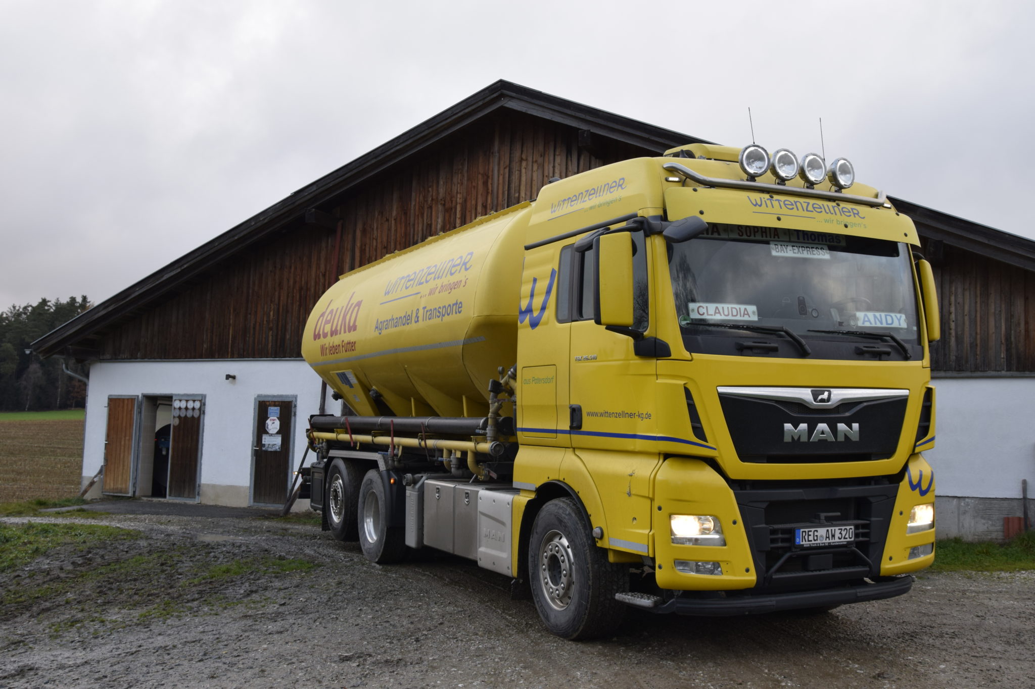 Anton Wittenzellner GmbH & Co. KG Ein Arbeitstag mit Andy im Silo-LKW